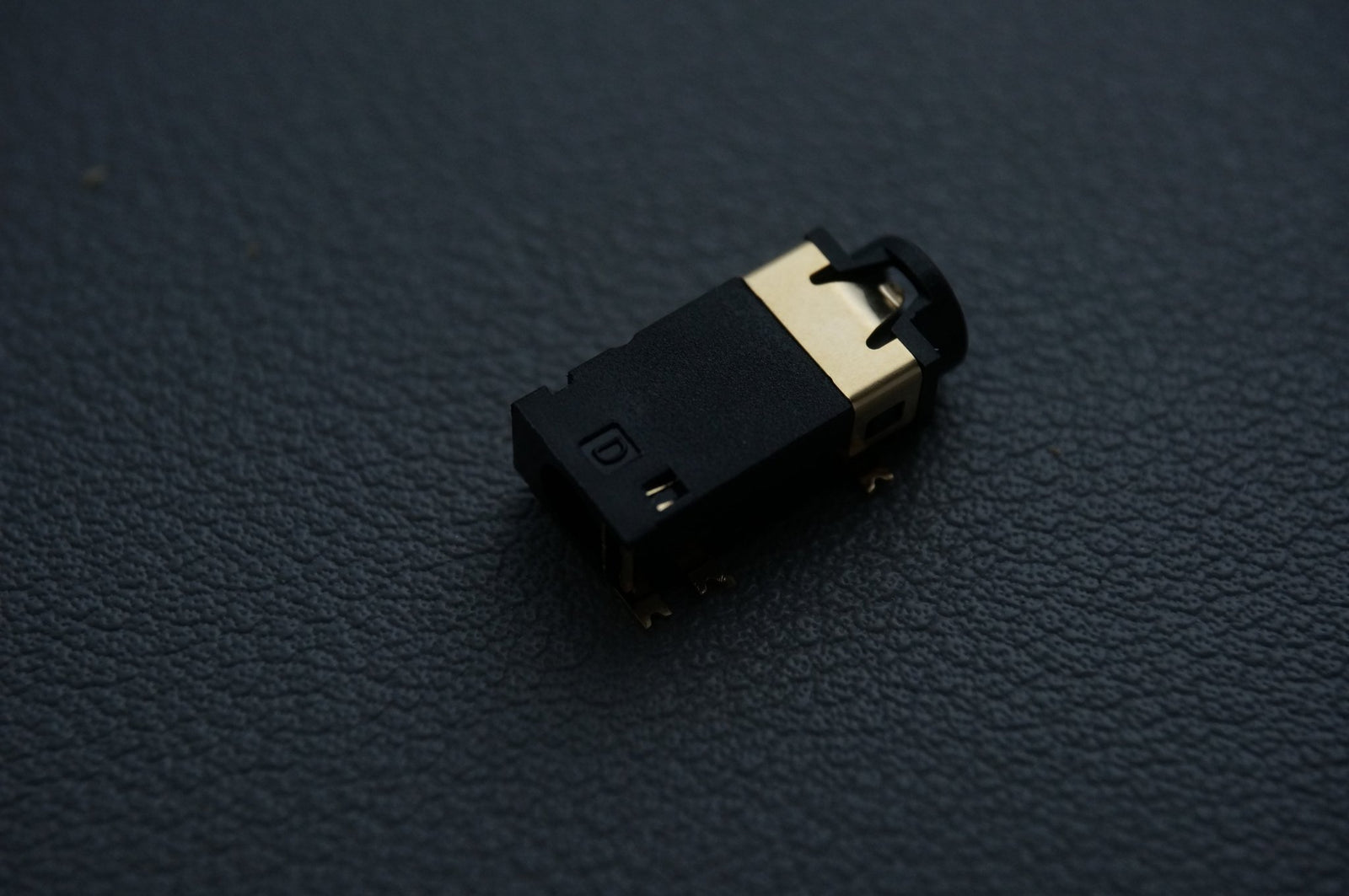 3.5mm Headphone Audio Jack- Compact