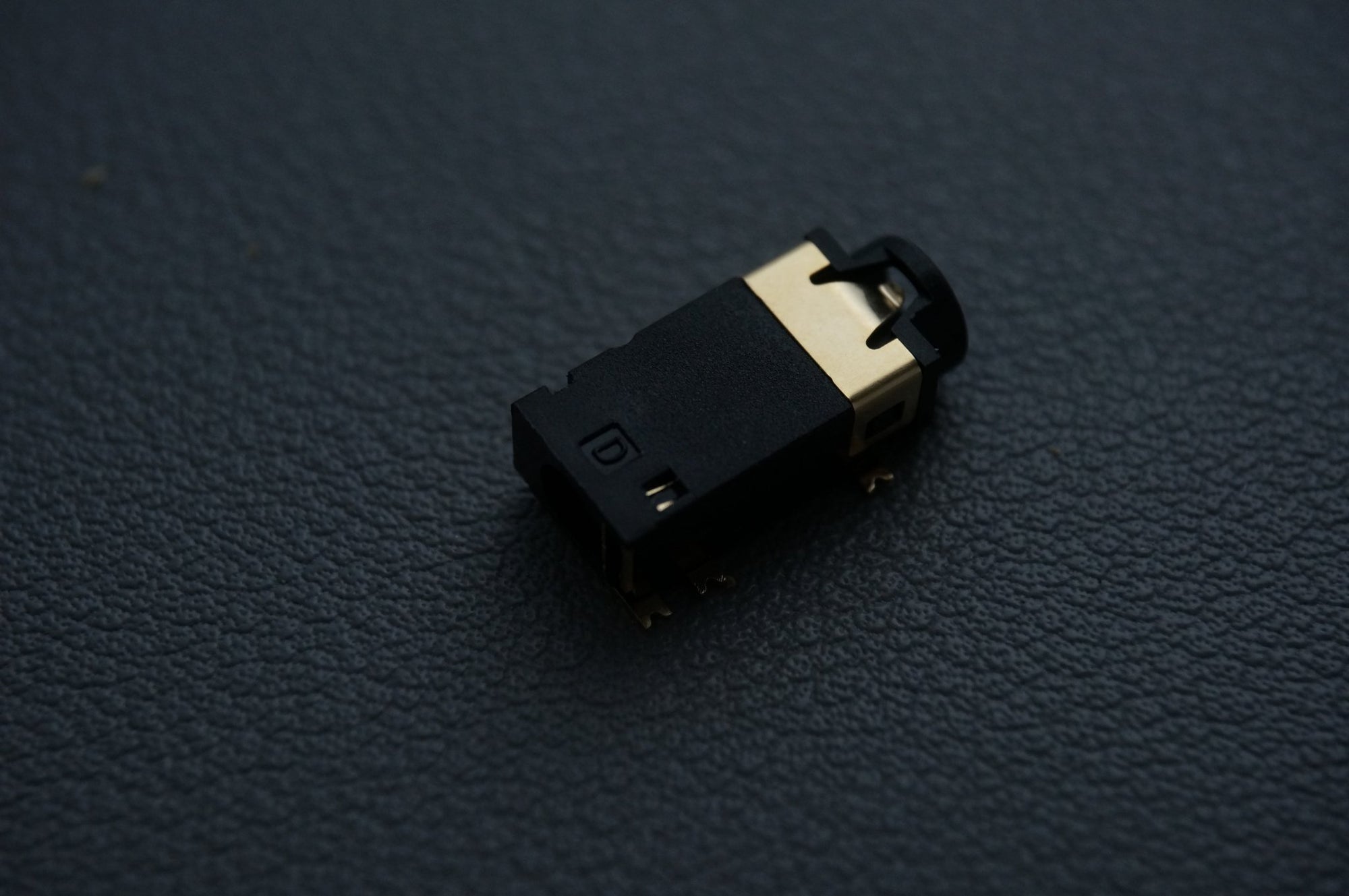 3.5mm Headphone Audio Jack- Compact