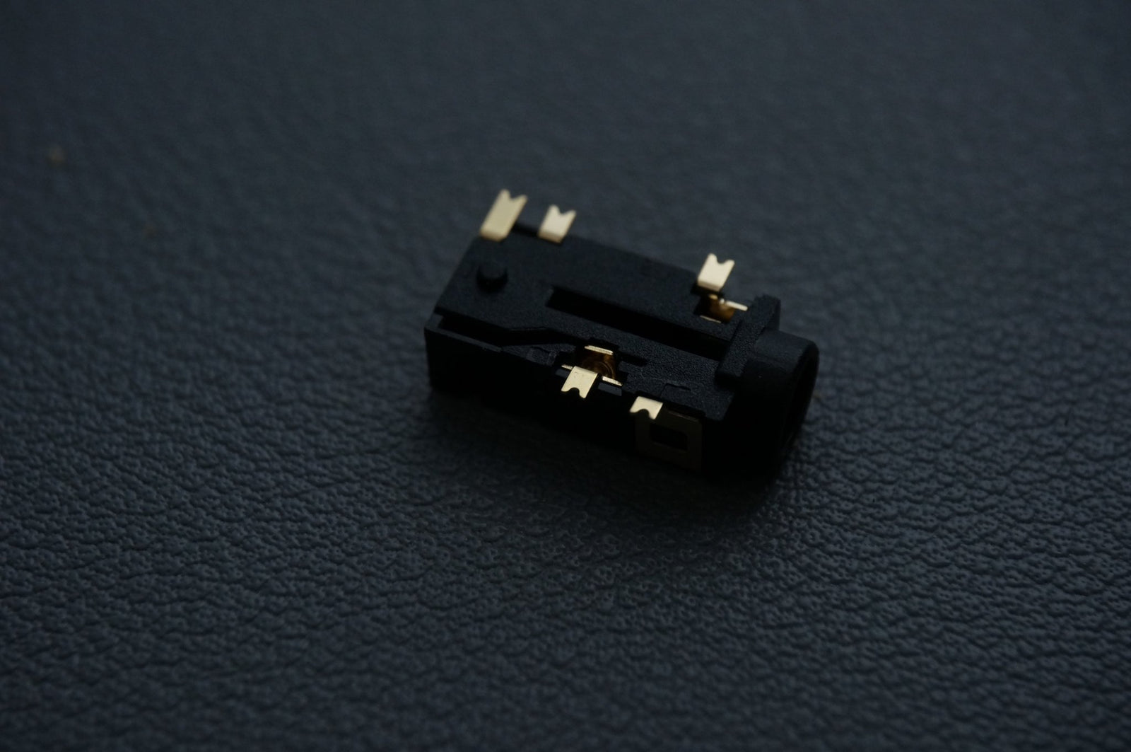 3.5mm Headphone Audio Jack- Compact
